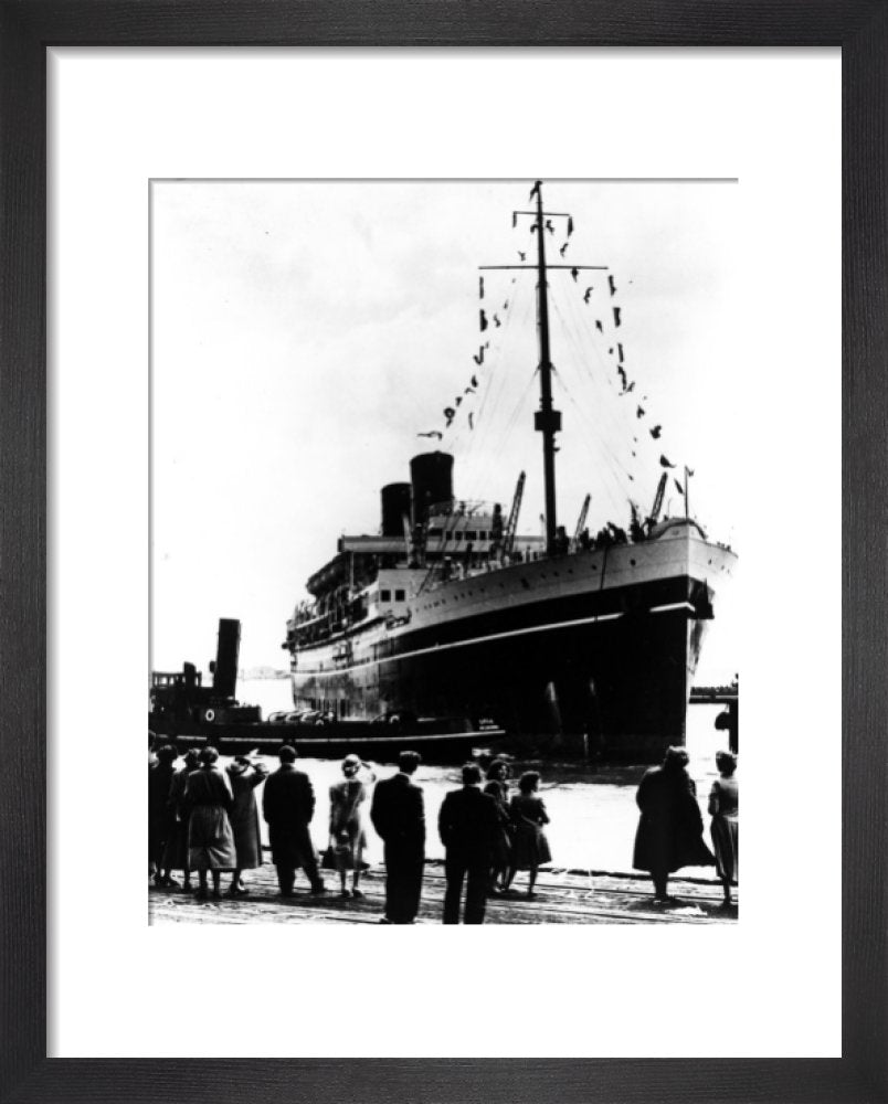 MOOLTAN arriving at Melbourne – P&O Heritage Prints
