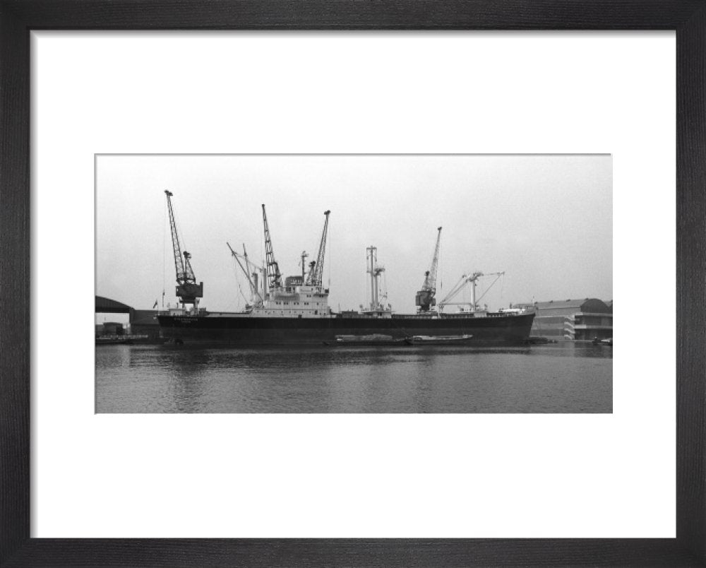 STRATHDEVON in dock – P&O Heritage Prints