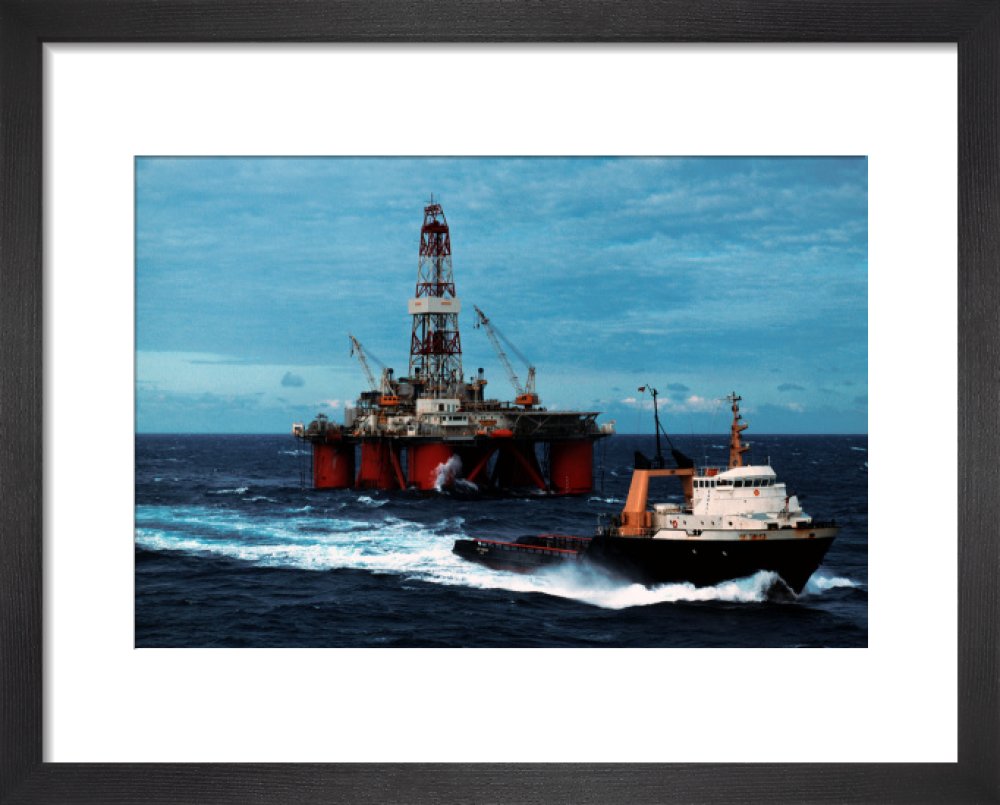 LADY PENELOPE passing an oil rig – P&O Heritage Prints